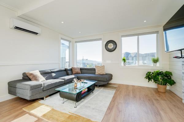 Elegant Home In Victoria,bc - Langford