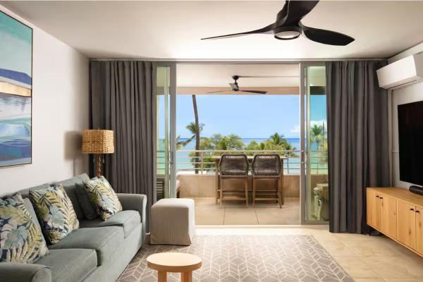 180 Ocean Views Luxe Condo Steps To Beach - Maui, HI