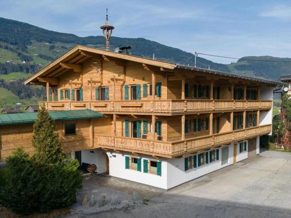 Apartment In Fügen Near Spieljochbahn - Zillertal