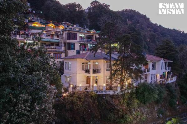 Stayvista At The Northern Lake House With Balcony - Nainital