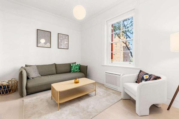 Ground-floor Retreat In Dawes Point - Manly