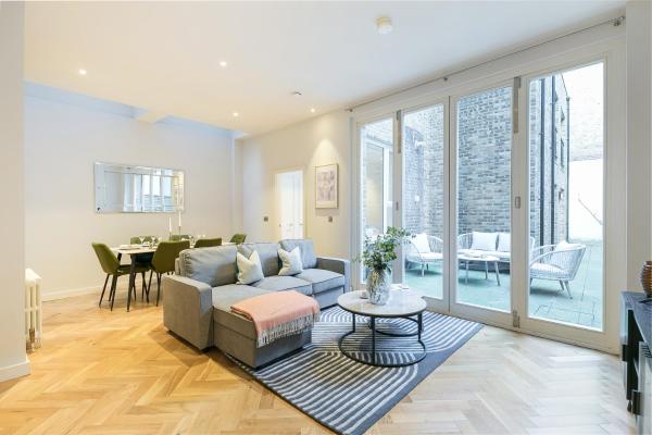 Urban Chic - Camden - London Paddington Station