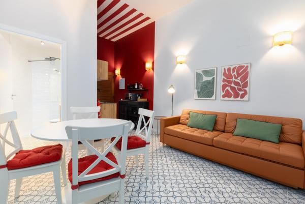 The Little Village Apartments - Aéroport de Valence (VLC)