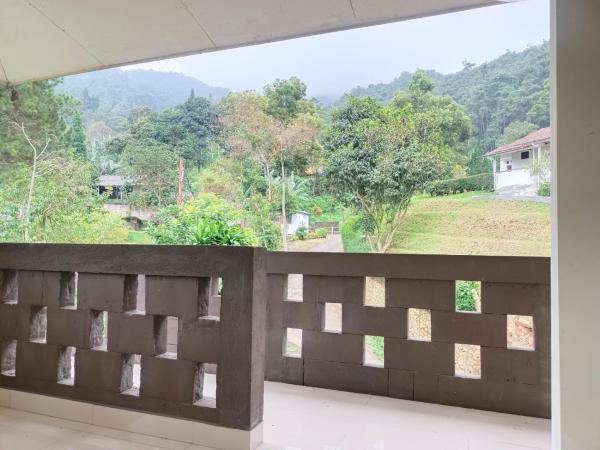 Villa Andi Puncak - Cisarua