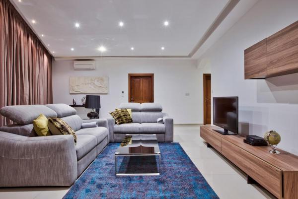 Modern 200sqm 4 Bedroom Apartment With Side Sea View Sleeps 11 - Valletta