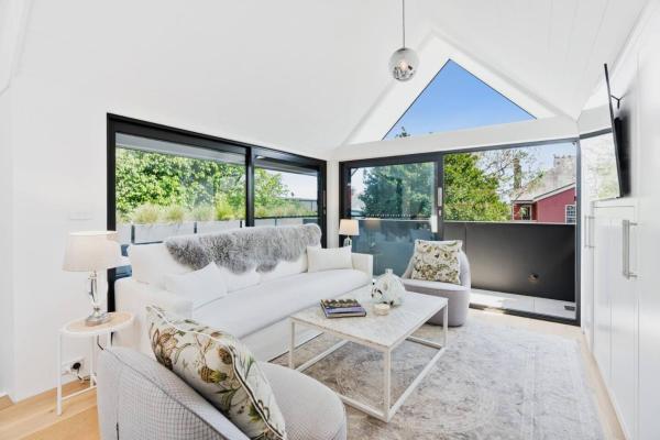 The Urban Luxury Stay - Ryde