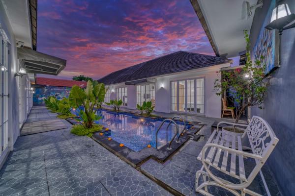 2 Bed Modern Apartment With Big Pool - Sanur