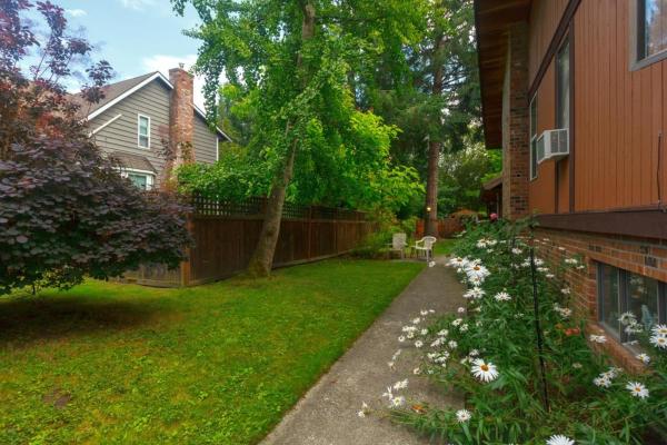 Cole's Bay Vacation Retreat Petie's Cottage - Vancouver Island