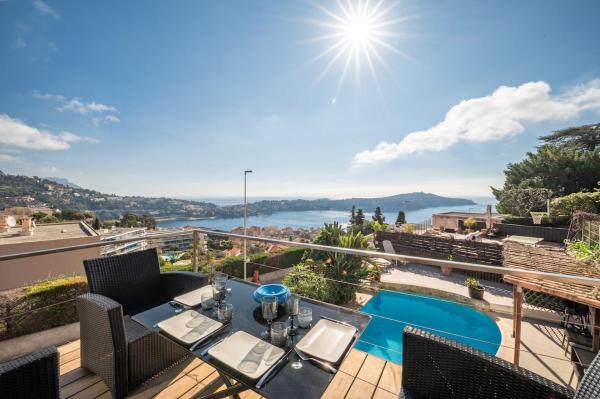 Bas De Villa Plus Piscine Vue éPoustouflante - Villefranche-sur-Mer