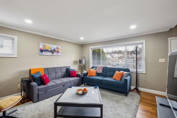 Uline Hospitality Home - Occoquan, VA