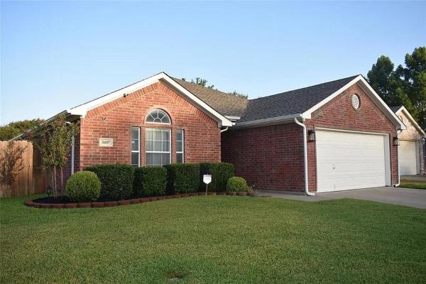 Uniq Farmhouse - Irving, TX