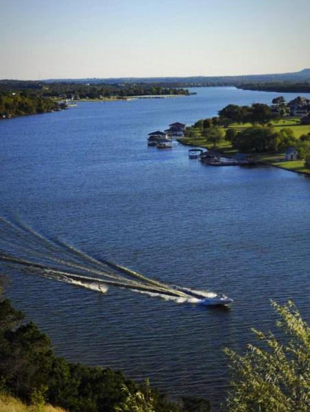 Stunning New Kitchen, Mins To Lake, Gas Firepit, Mins To Glen Rose Medical Center - Granbury, TX