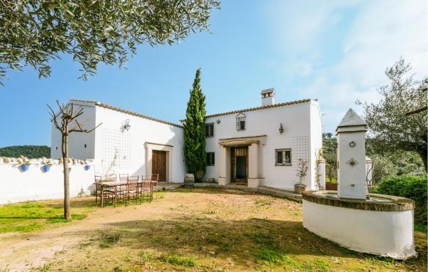 4 Bedroom Amazing Home In Constantina - Constantina