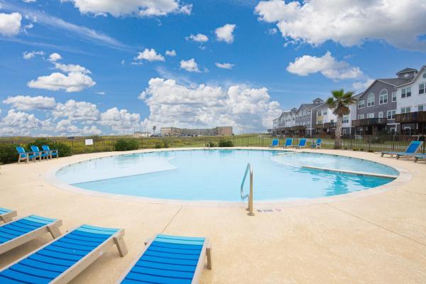 Pathway To The Sea 108 - Steps To The Beach - Whitecap Beach, TX
