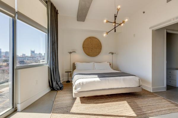 5m432- Amazing Two Bedroom 4th Floor - Nashville, TN