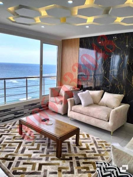 شقة فندقيه بالإسكندرية علي البحر مباشر - Alexandria