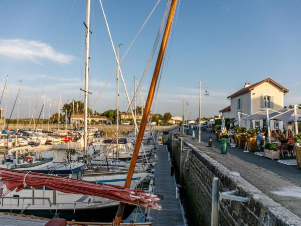 Holiday Home In Ars-en-ré For Family - Saint-Clément-des-Baleines