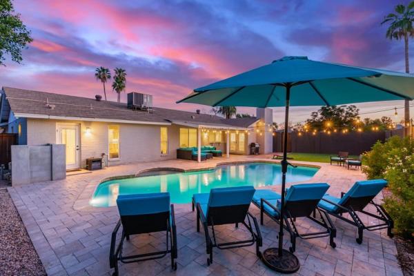 Obispo Modern Oasis With Heated Pool And Bbq - Mesa, AZ