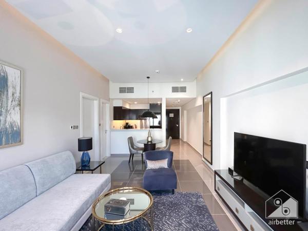 Luxury Stay At Damac Majestine With Balcony & Views - Dubai