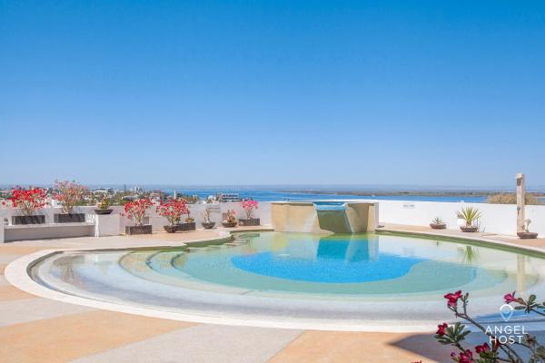Condos With Spectacular Views & Pool Onsite - La Paz