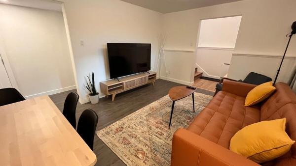 2 Bedroom Basement Suite In Fernie By Stayin - Fernie