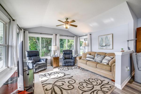 Quaint Olivet Cabin With Patio On Duck Lake! - Peninsula, Albion