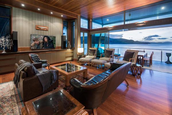 Yacht Club 19 - Ocean Front, Pool And 2 Buggies - Hamilton Island