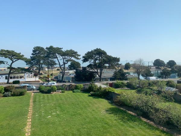 Dog Friendly Apartment With Sea Views - Hampshire