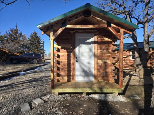 #3 - Amish Built Log Cabin Fishing Hunting Camping Cabin - Kansas