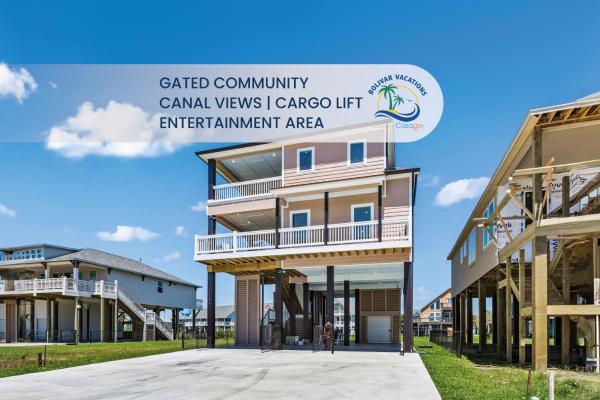 Caza Azul Luxury 4br Getaway, Gated Community, Canal Views & Lift - Crystal Beach, TX