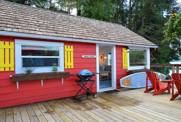 John Henry's Marina And Resort - Vancouver Island