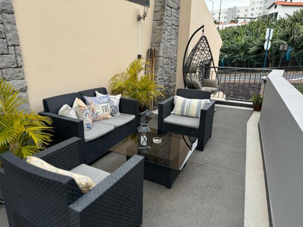 Alforra Residence 1-t2-centro-praias-levadas - Madeira