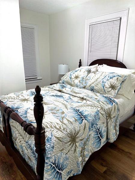 Lovely Furnished House For Rent - Akron, OH