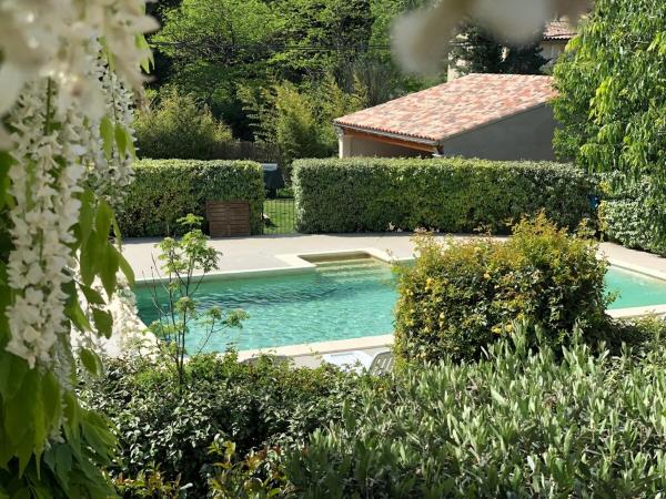 Splendid Provençal Villa With Pool And View - Malaucène