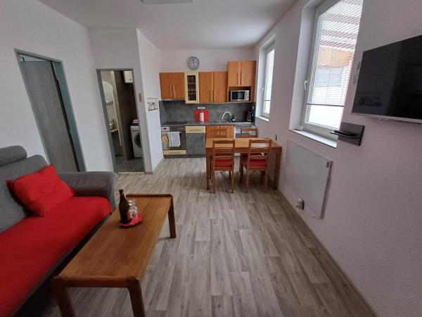 Apartmán V Centru Zlína S Parkováním U Domu - Otrokovice