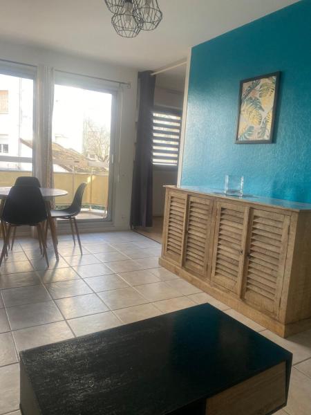 Un F2 Au Cœur Du Centre Ville Avec Parking Privé Et Balcon - Monéteau