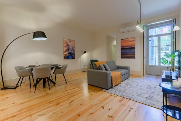 Spacious Apartment With Patio At Historic Center - Maia