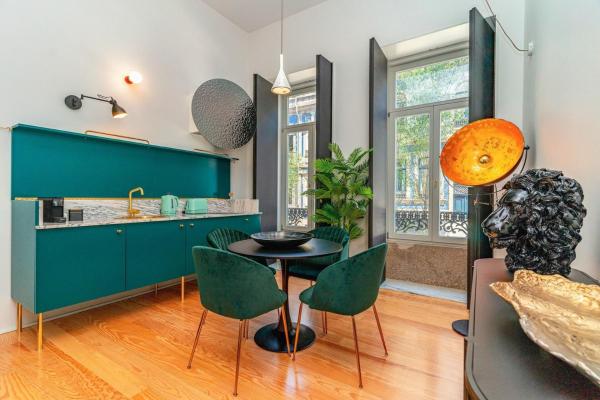 Fancy Apt In Iconic Street Full Of Historic Houses - Maia