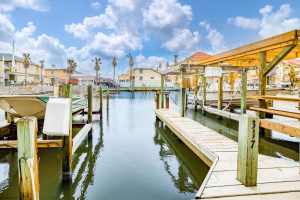 Spinnaker 317 - Waterfront Boat Slip - Corpus Christi, TX