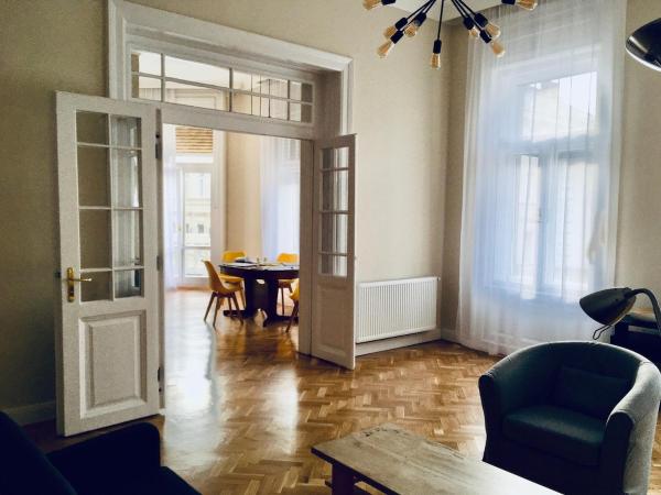 Unique And Stylish Downtown Apartment - Budapest