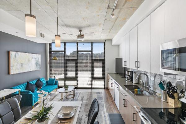High-rise Living Sleek N Cozy Minutes From Uab - UAB, Birmingham