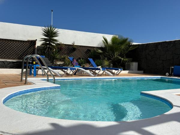 Villa Adel 56, Private Heated Pool, Parking - Playa Blanca