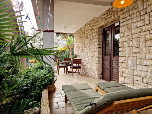 Rustico Mediterraneo Apartment With Large Terrace By Villa Mihaela Poreč - Poreč