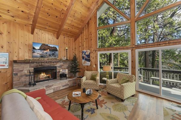 Cozy Escape- Walking Distance To Village! - Lake Arrowhead, CA