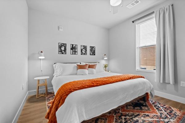 Deluxe Apt Amp, Mtb Storage, Top Golf, Free "P" - Lowell, AR