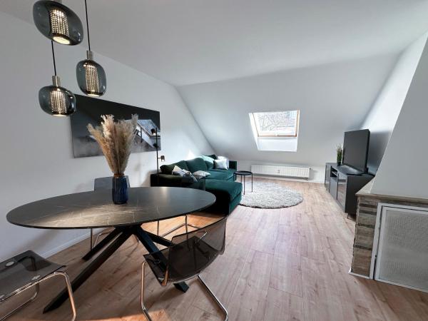 Fancy Apartment With 4k Tv For 3 People And 2 People Sleep Couch - Includes Kitchen - Essen, Allemagne