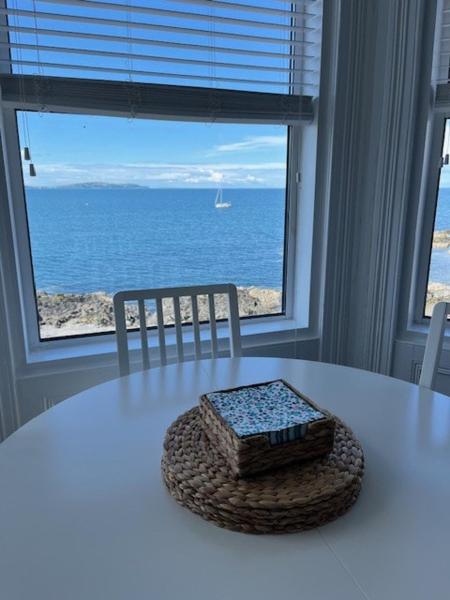 Seascape Luxury Sea Front Apartment - キャリクファーガス