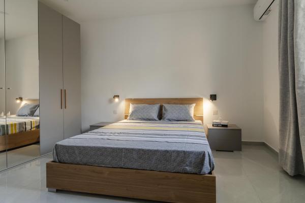 2 Bedroom Bright Apartment - Malta