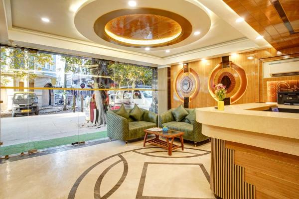 Just Renovated - Hotel Krishna Palace With Parking & Only 2 Mins Walk From Metro - Delhi
