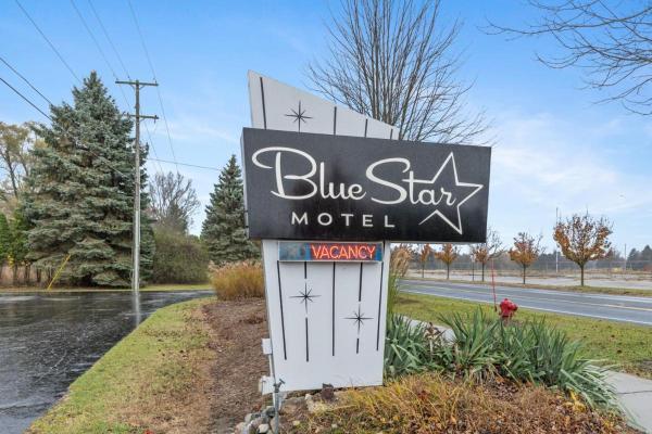 Blue Star Motel - Michigan